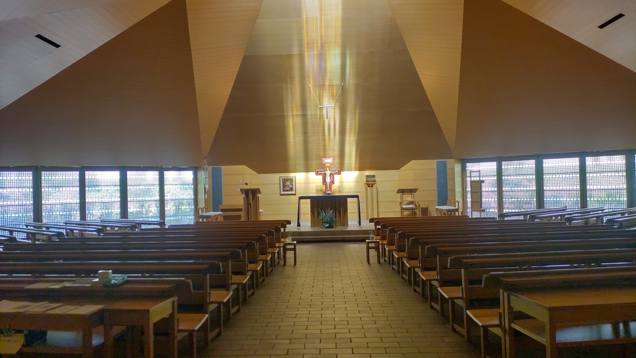 菊名教会のヒミツ – カトリック菊名教会